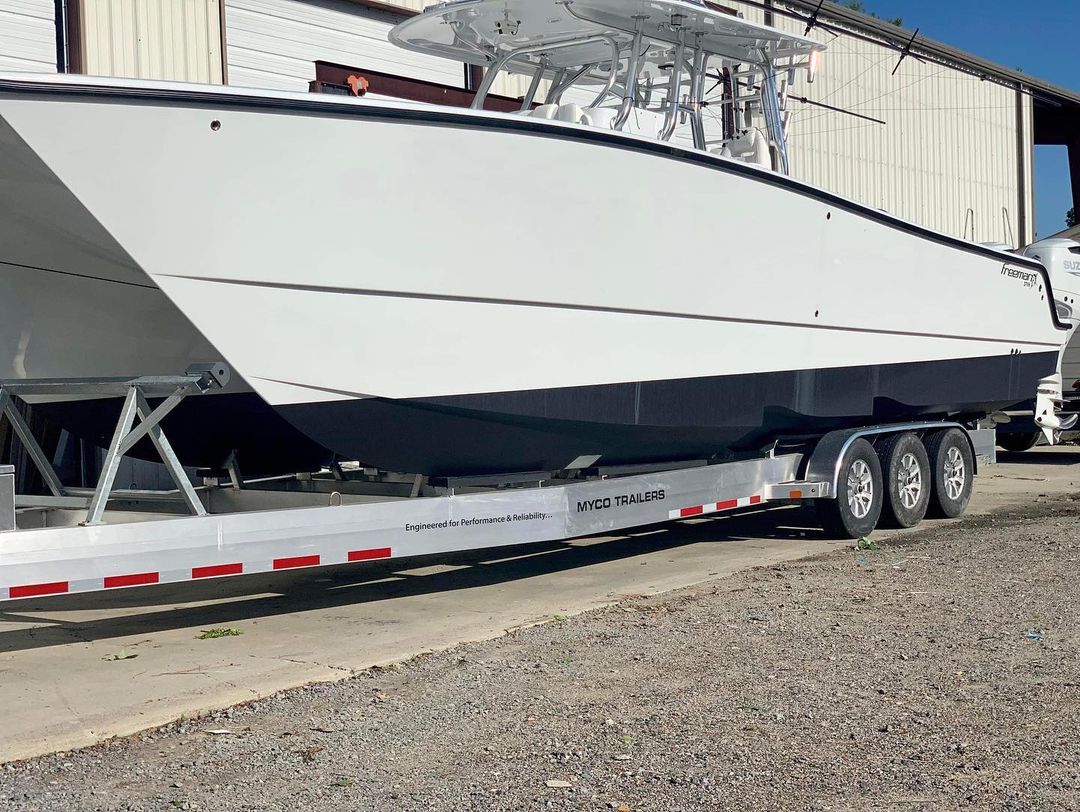 Bottom Paint Before/After on a Freeman | Layton's Boatworks